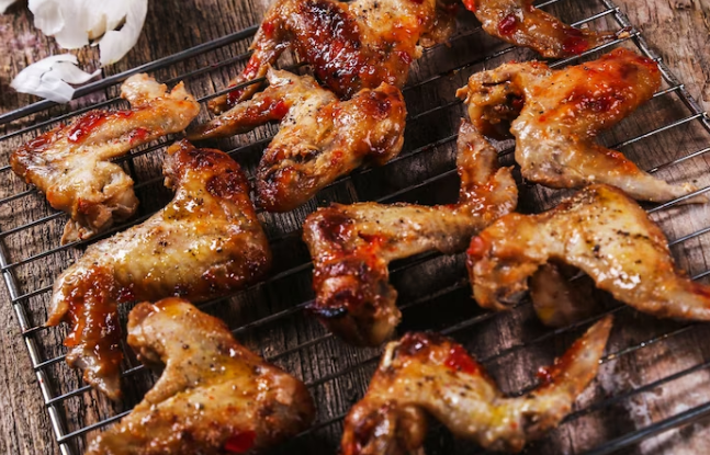 El bodegón de Buenos Aires que prepara un pollo al spiedo muy rico