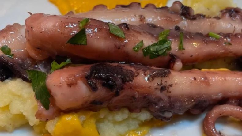 El bodegón barato de Buenos Aires que hace comida griega deliciosa