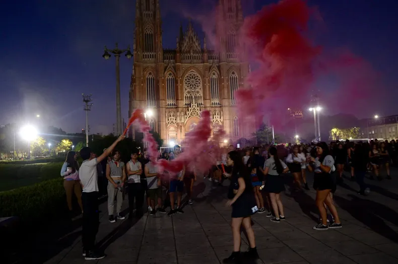 El UPD en La Plata fue a puro color y ruido para los estudiantes: de ...