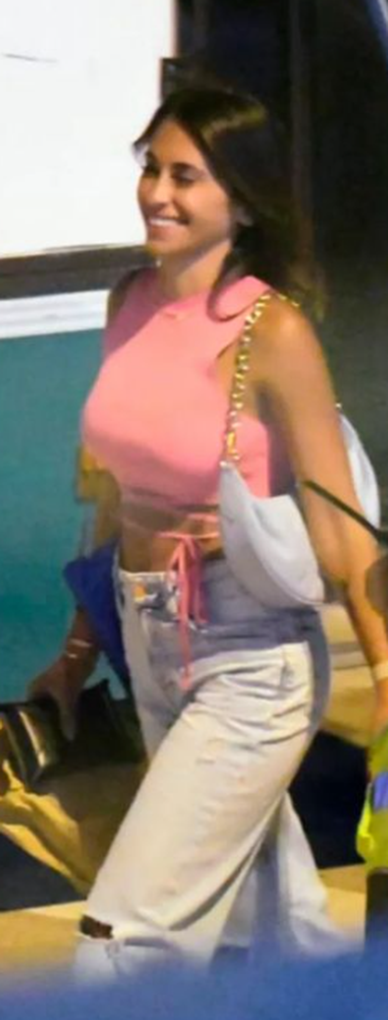 Antonela Roccuzzo lució un top rosa que será furor en el verano 2023