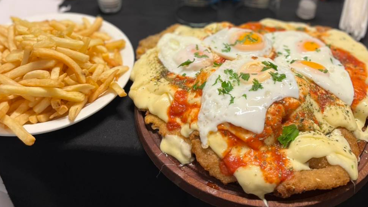 El bodegón cerca de Buenos Aires que hace una milanesa para 5 personas que está terrible