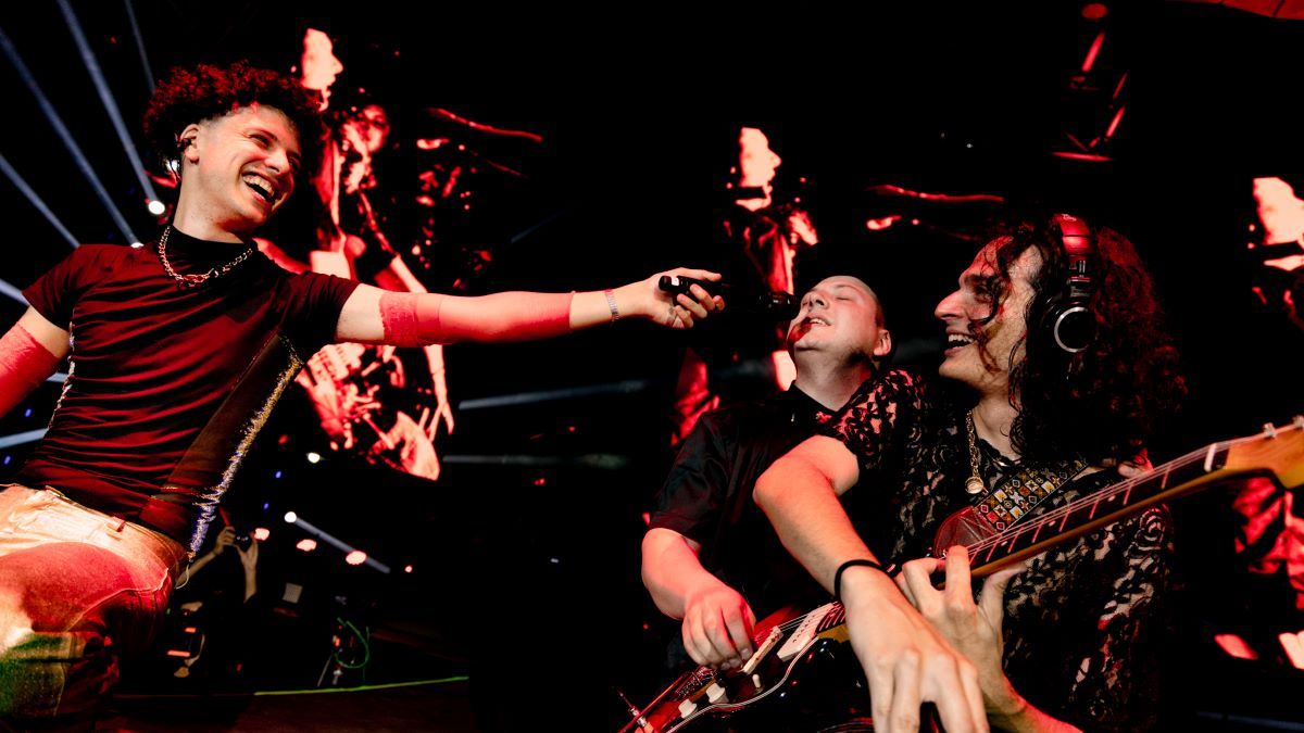 El trío Usted Señalemelo cerró el año con un Obras a pleno