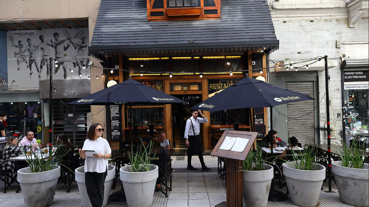 El restaurante barato de Buenos Aires que hace goulash y salchichas ...