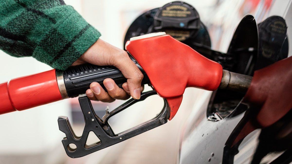 Cuánto sale llenar el tanque de un auto en agosto 2024 tras el aumento de combustible