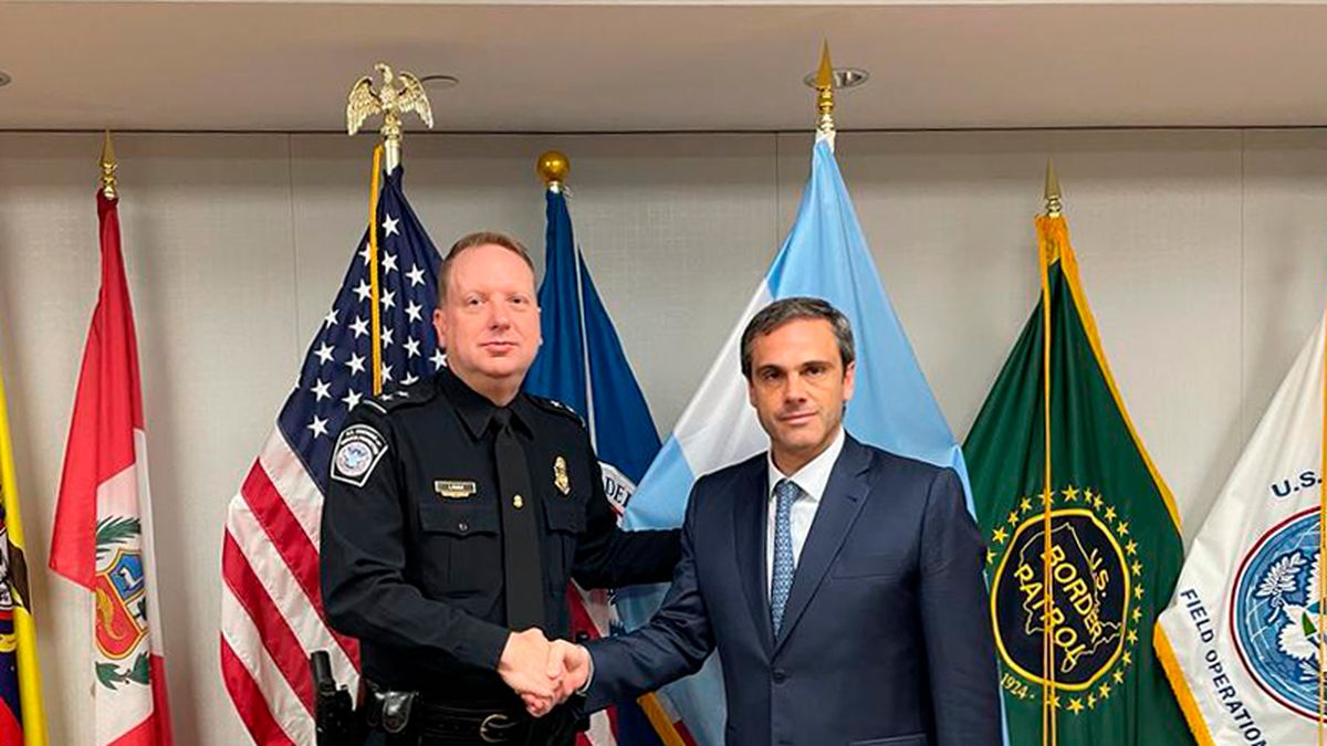 El director de Aduanas se reunió con miembros de la US Customs and ...