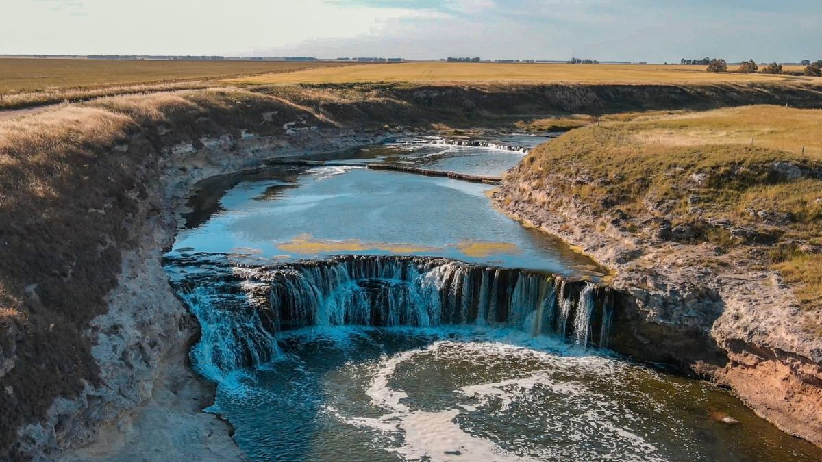 Turismo en Argentina: la maravillosa cascada a ubicada a kilómetros de ...