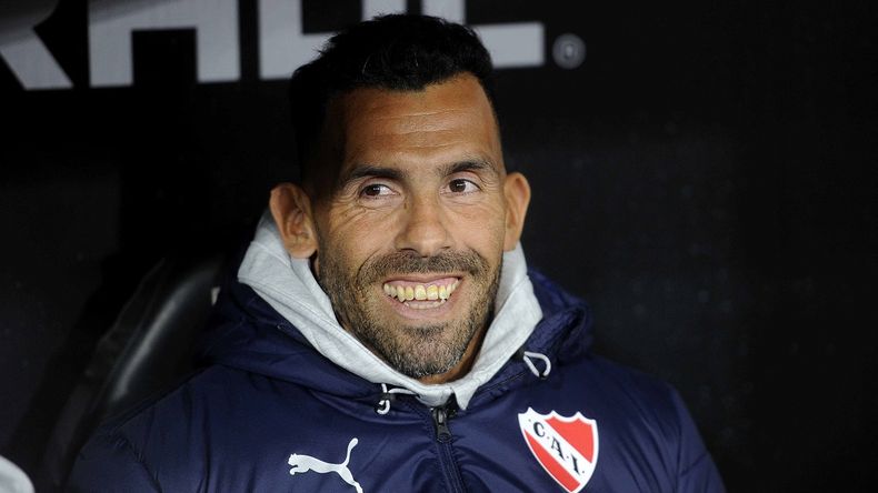 Con polémica, y sobre el final, Tevez pudo romper la mala racha de Independiente