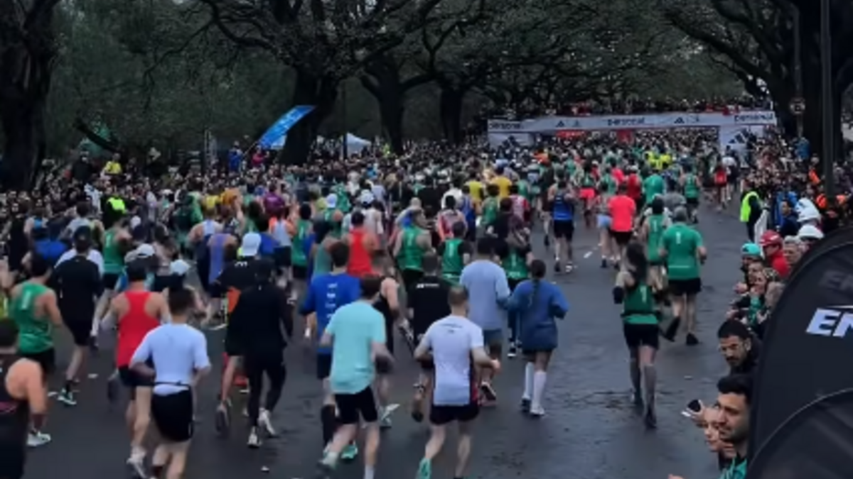 Se corrió la Maratón de Buenos Aires 2025 con récord de inscriptos: el ganador fue Habtamu ...
