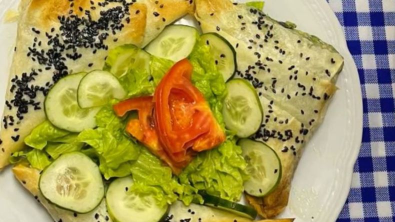 El bodegón barato de Buenos Aires que hace comida griega deliciosa