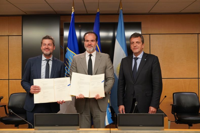 El BID destituyó a su presidente Mauricio Claver-Carone - GRUPO DERF