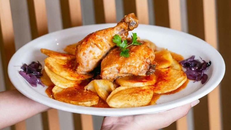 Los MEJORES 2 BODEGONES de BUENOS AIRES para COMER POLLO al AJILLO