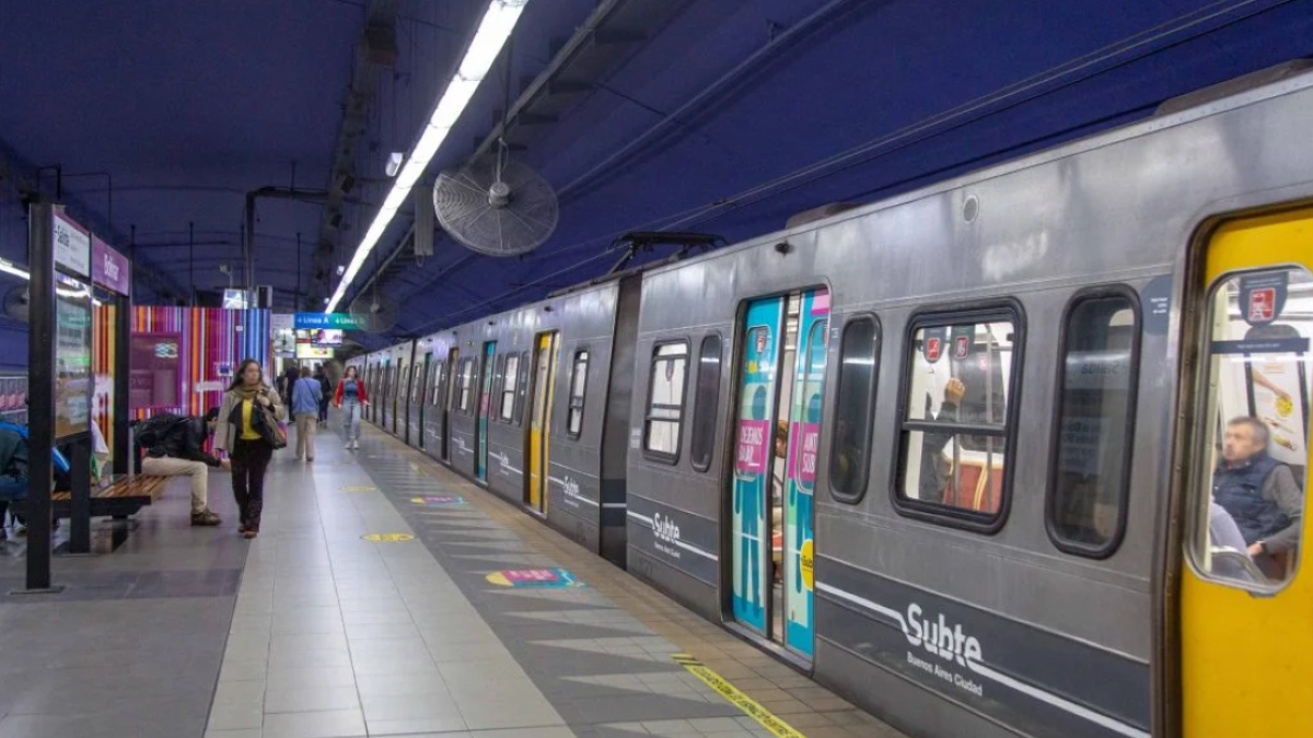 Subte: el Gobierno porteño volvió a postergar el aumento para octubre