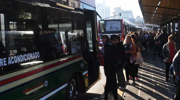 Paro de subtes: alrededor de un millón de usuarios afectados por la ...