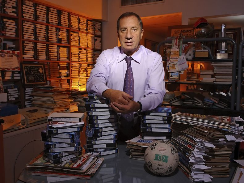 De Diego Maradona y Carlos Bilardo a Sandro: una exposición de fotos ...