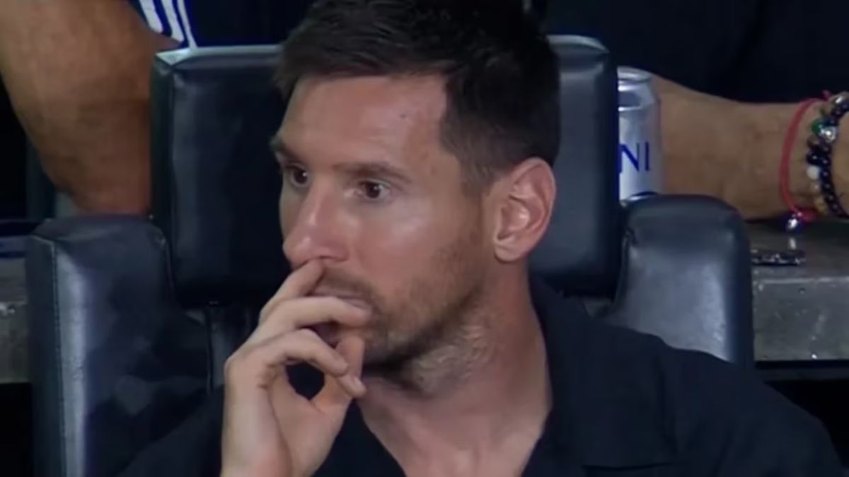 SORPRENDIÓ a TODOS: el look TOTAL PINK de MESSI para alentar a uno de ...