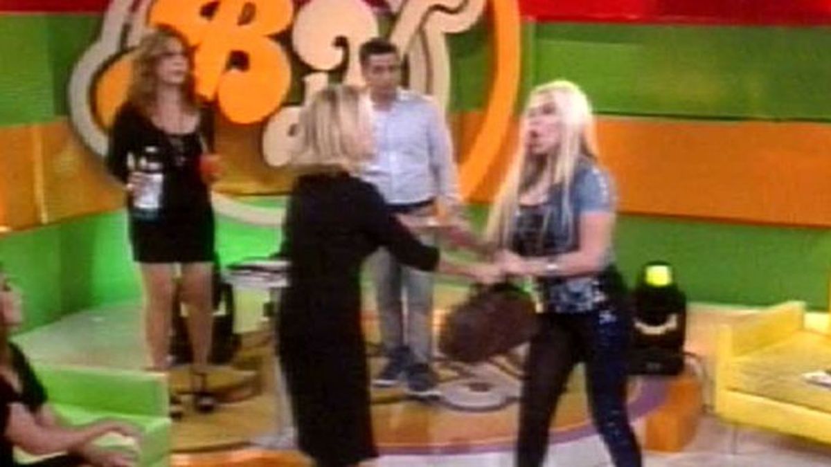 Alejandra Pradón vs. Claudia Segura: rasguños, carterazos y agresiones