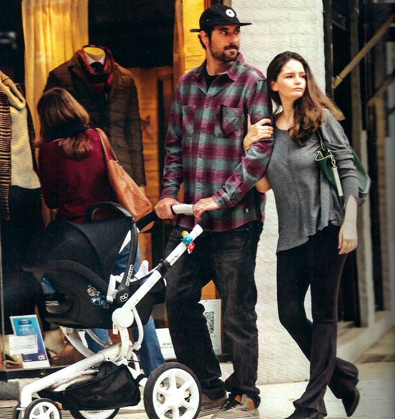 El primer paseo en familia de Romina Ricci con su hija Bethania