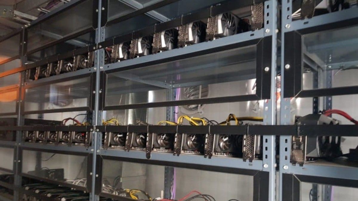 La Plata: desbarataron una megagranja de minería de Bitcoins y otras ...