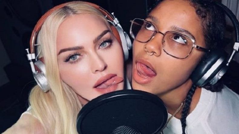 Madonna protagonizó un video a los besos con la cantante Tokischa tras ...