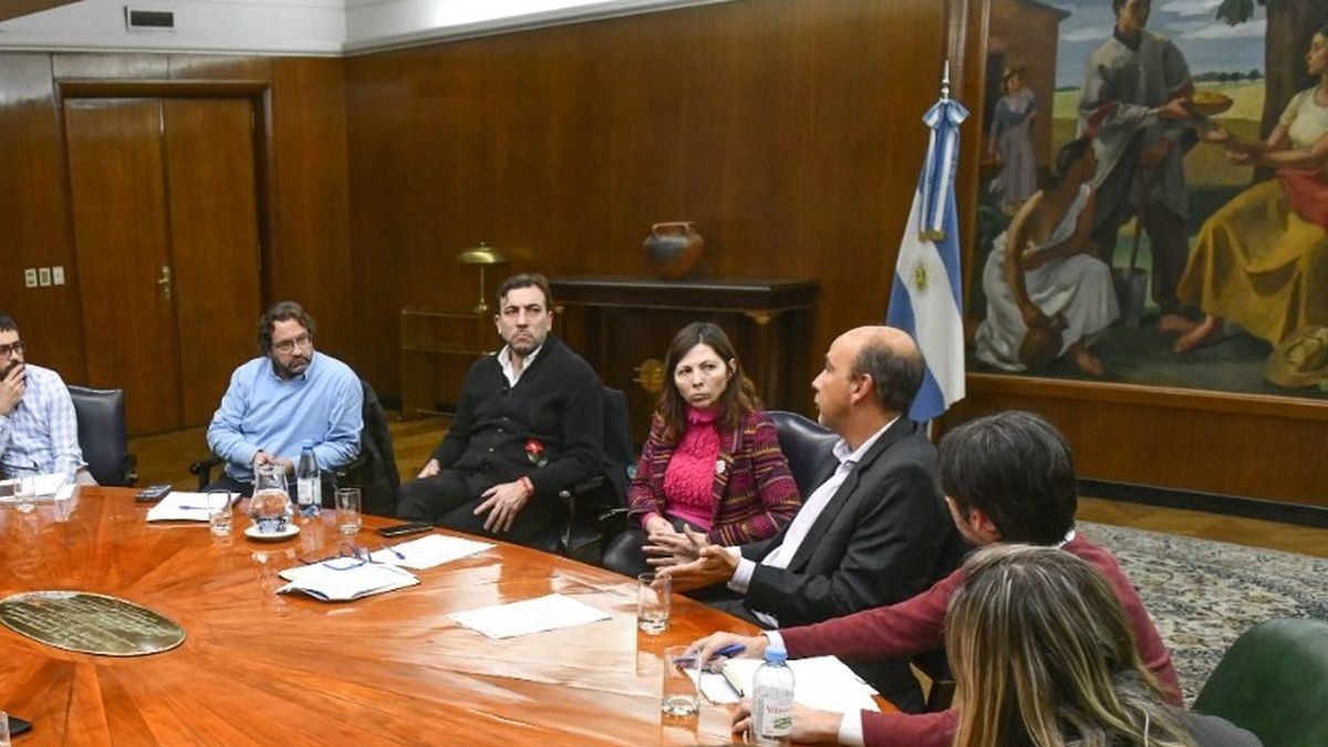 Silvina Batakis Designó A Su Equipo Y Mantuvo Su Primera Reunión De