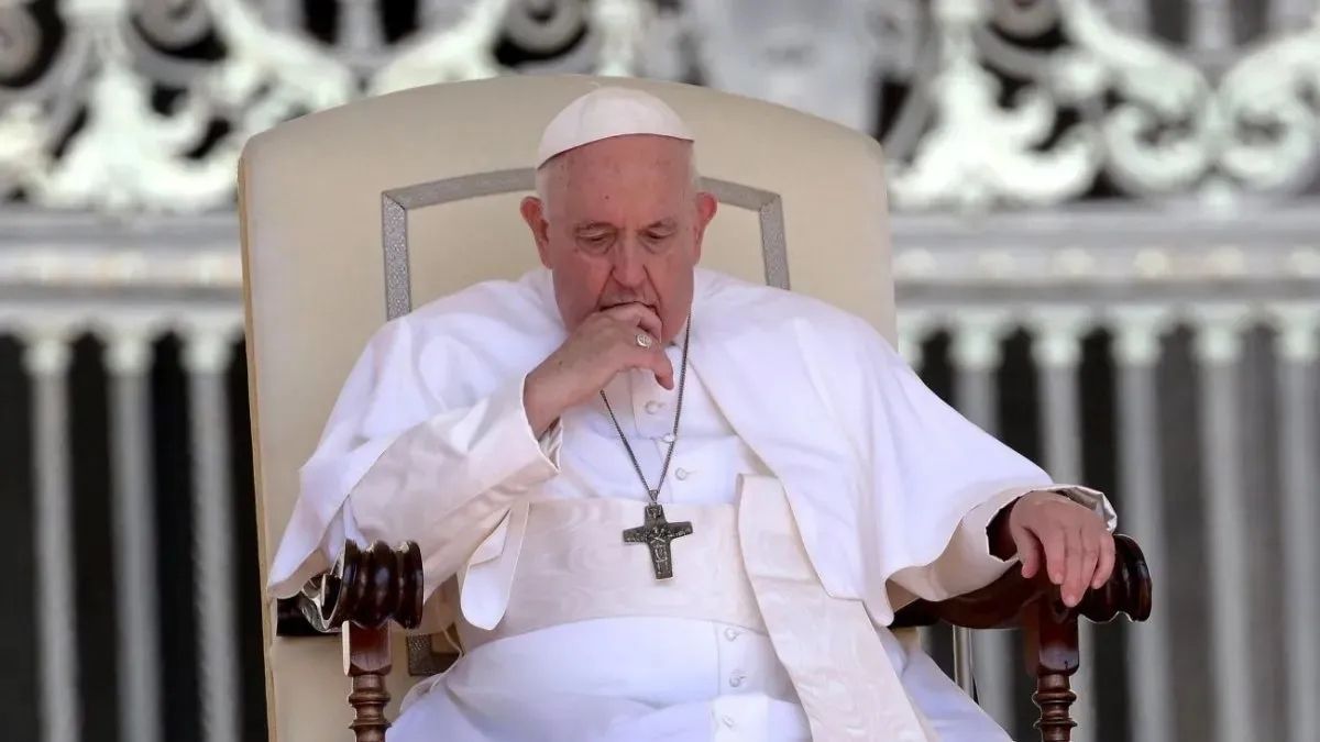 Internaron al papa Francisco: le realizan estudios por una bronquitis persistente