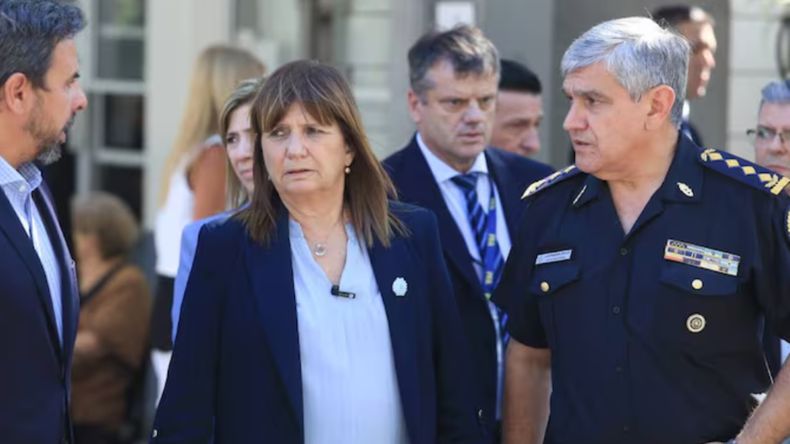 Patricia Bullrich desmintió que la Policía haya gaseado a una nena pese ...