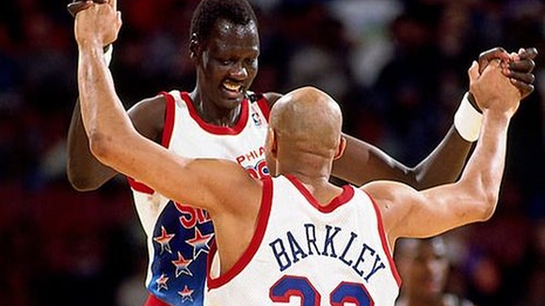La increíble historia de Manute Bol, el jugador más alto de la historia ...