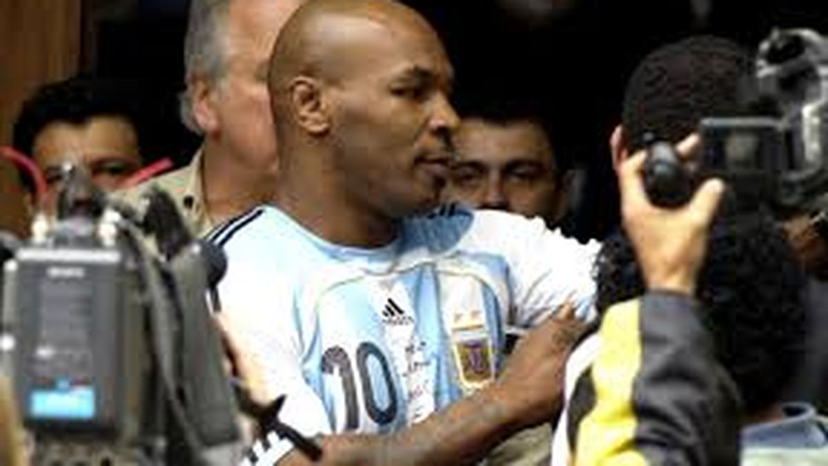 Mike Tyson a Canelo Álvarez: Si tocas a Messi, tendré que volver al ring