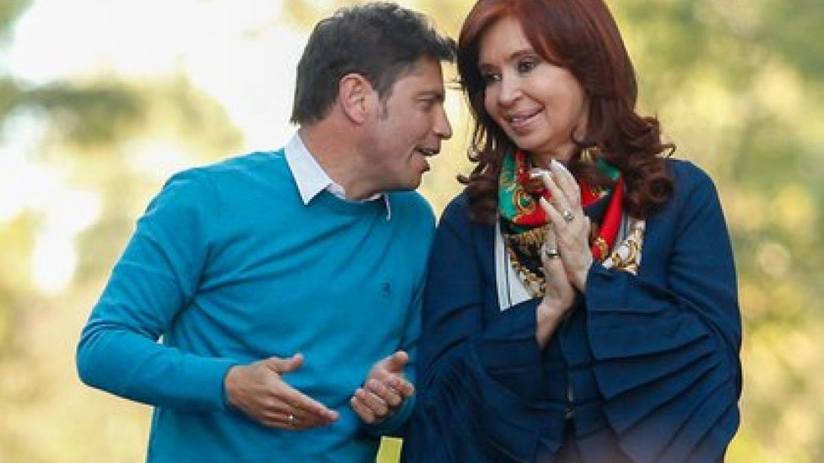Axel Kicillof acompaña a Cristina Kirchner en el acto del PJ