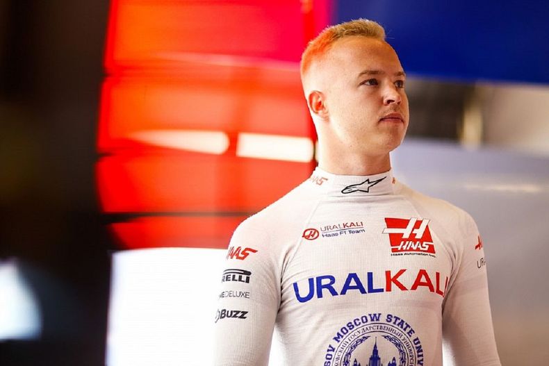 Haas echó al piloto ruso Nikita Mazepin por los lazos de su familia con ...