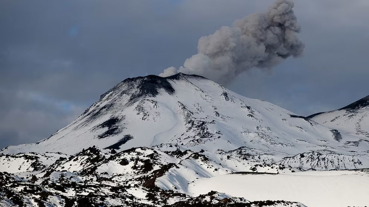 Preocupación en Neuquén: un volcán de Chile registró explosiones de ...