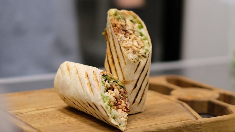 La receta de wrap de atún fácil y rápida para almorzar en verano