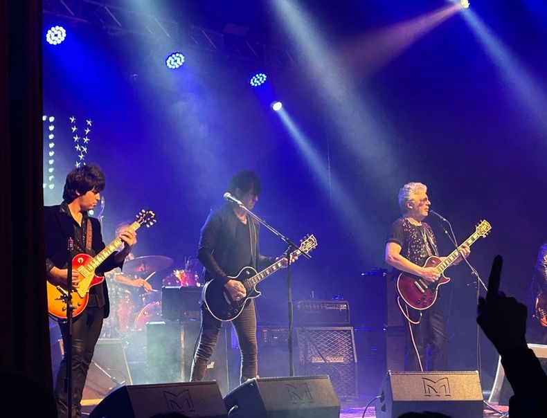 Juanse homenajeó a Pappo en una noche a puro rock y blues