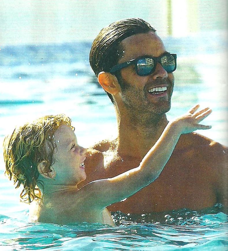 Mariano Martínez, en su primer verano como papá soltero: pileta y ...