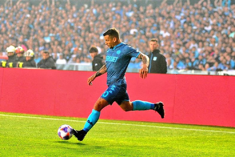 Emiliano Vecchio reveló que quiere quedarse en Racing y despejó dudas