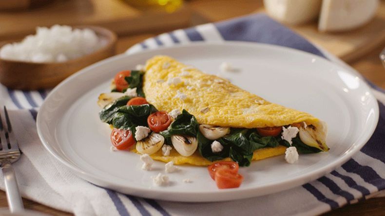 La receta de omelette de verduras perfecta para el verano