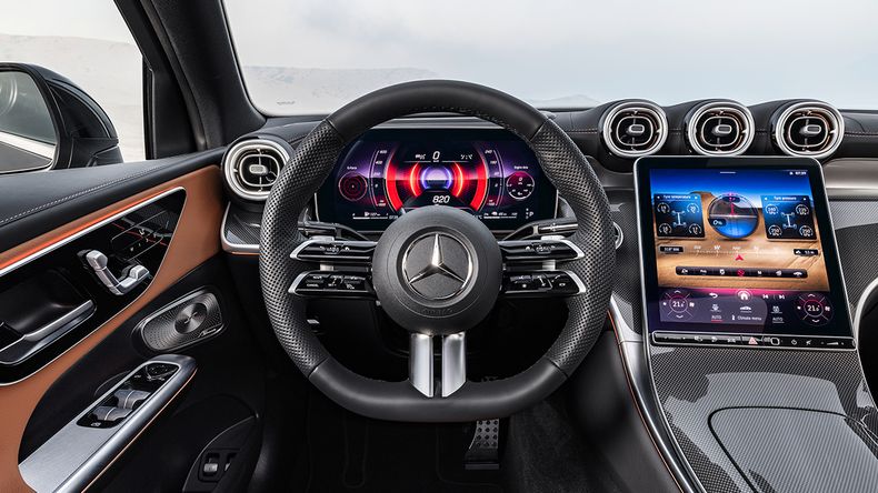 Cómo es el nuevo SUV electrificado que lanzó Mercedes-Benz