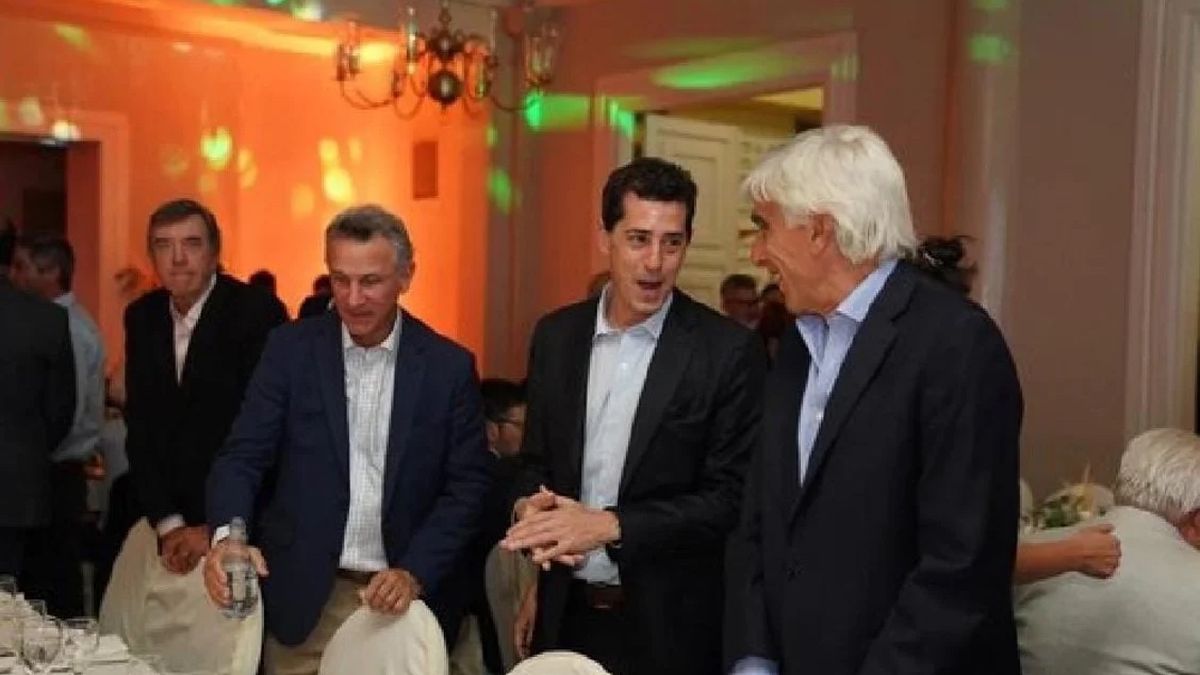 Wado de Pedro explicó su foto con el directivo de Clarín Jorge Rendo