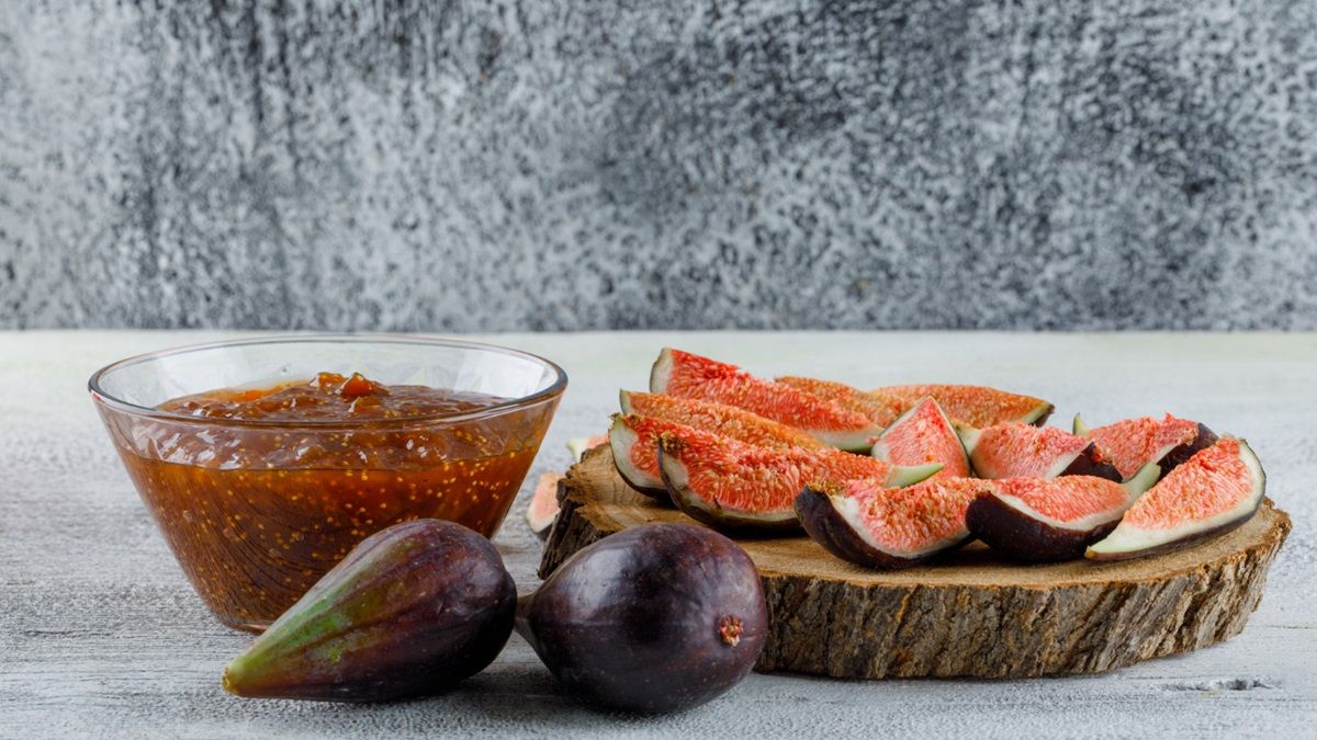 Cómo hacer una sencilla receta de higos en almíbar para el verano
