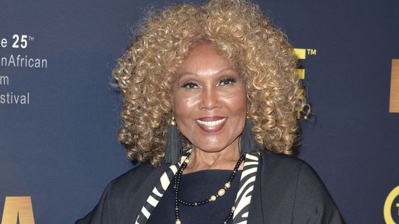 Murió JaNet DuBois, actriz de Los Ángeles de Charly y Beverly Hills 90210