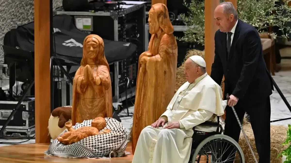 El Vaticano retiró al niño Jesús y el pañuelo palestino del pesebre que ...