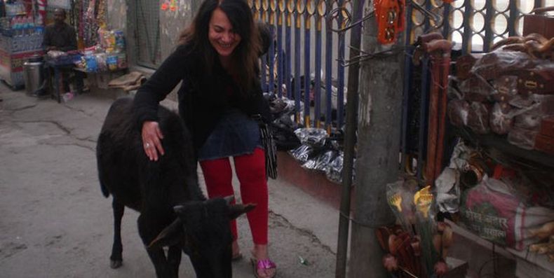 La nueva y exótica vida de Daisy May Queen en la India