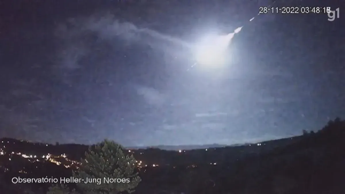 Video: un meteorito entró a la atmósfera e iluminó el cielo en Brasil