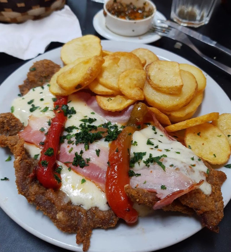 El bodegón de Buenos Aires que deleita a todos con su bondiola rellena ...