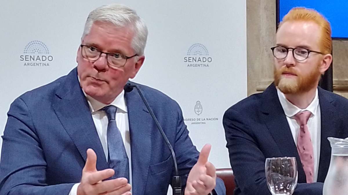 Equipo de WikiLeaks sigue intensa gira por la libertad de Julian Assange