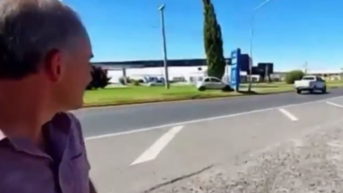 Video: daba una entrevista y lo sorprendió un choque en vivo