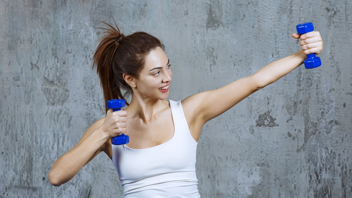 El ejercicio físico perfecto para tener los bíceps más fuertes