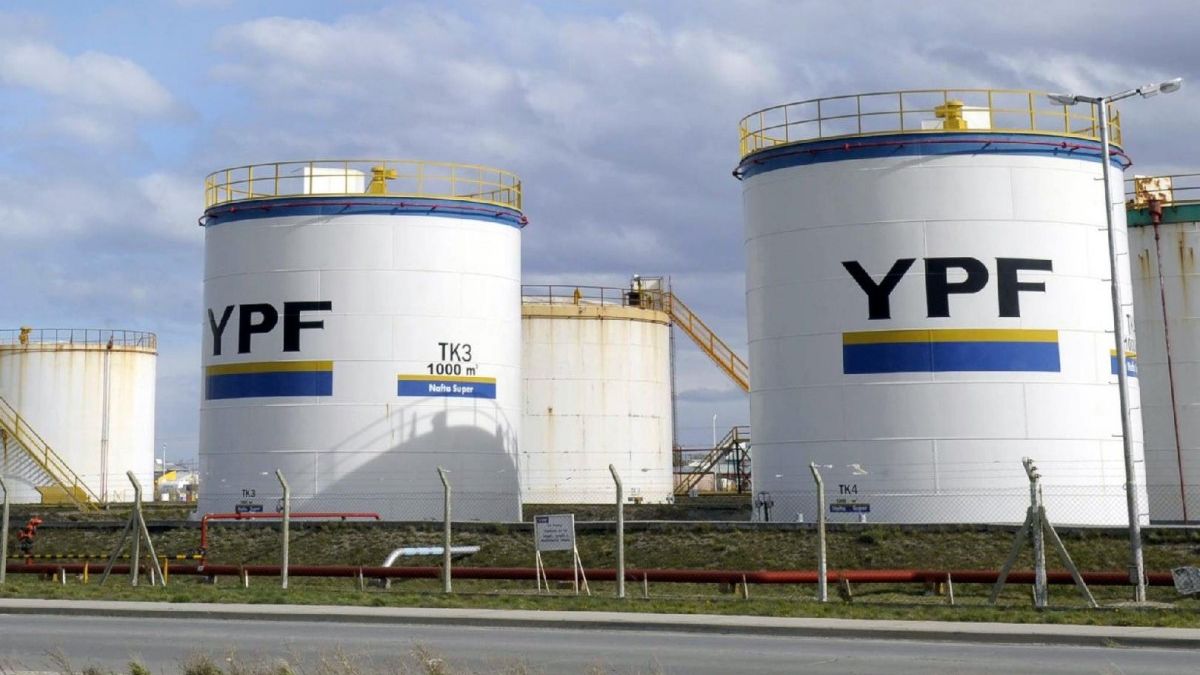 YPF aumentó la producción de gasoil para asegurar el abastecimiento