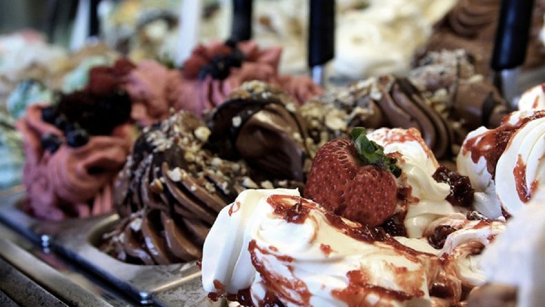 Cómo preparar un kilo de helado casero de banana split con solo 5 ...