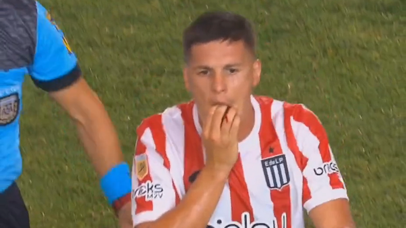 El delantero de Estudiantes Guido Carrillo recibió un terrible codazo ...